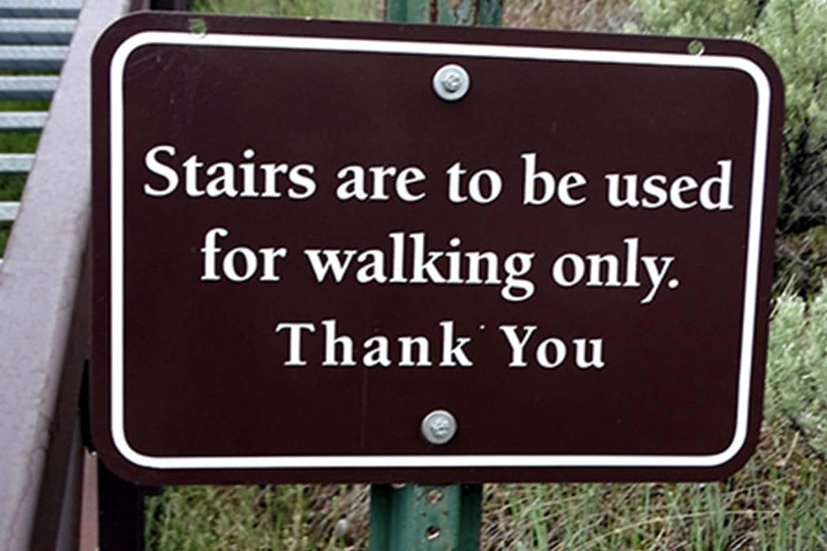 Custom Free Standing Signage and Pole Signs - Universal Sign and Graphics